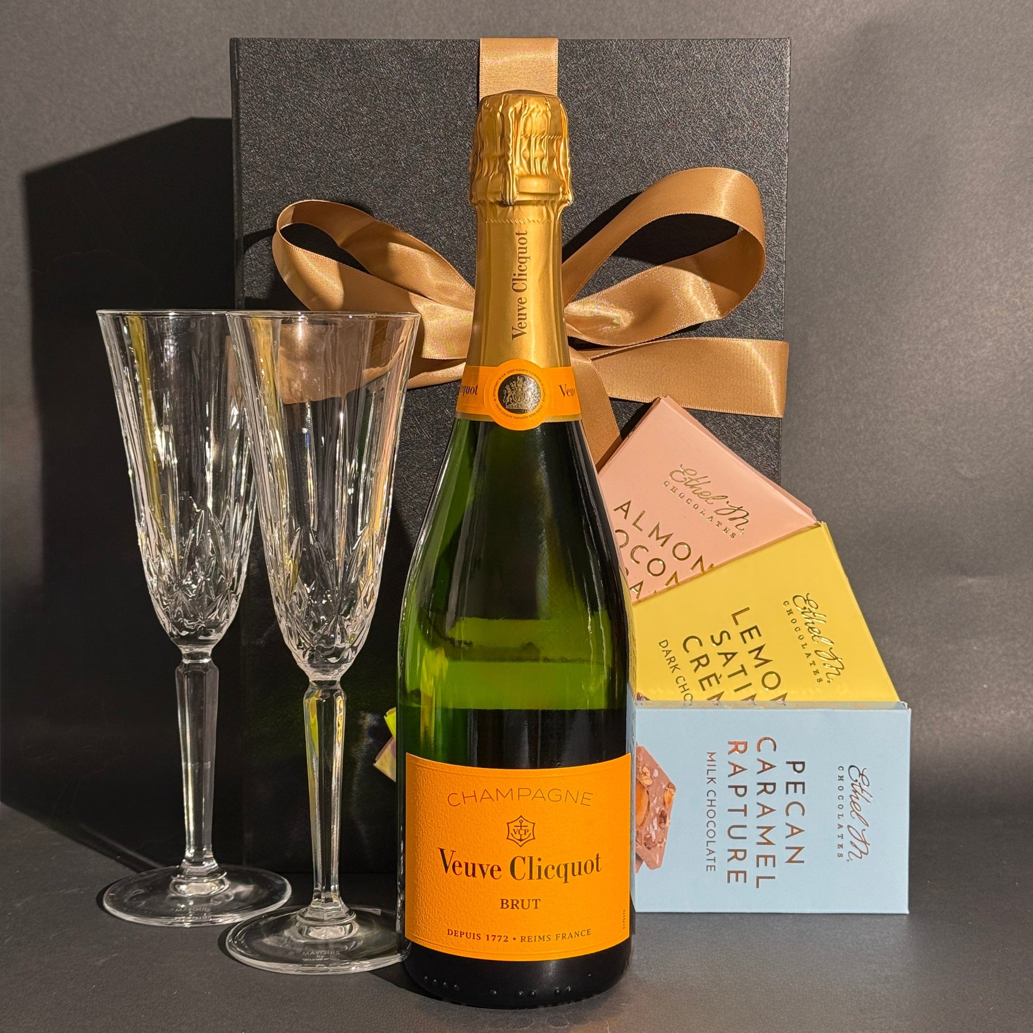 Engraved Veuve Clicquot Yellow Label Brut Gift Set
