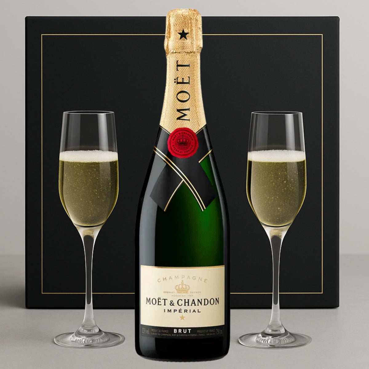 Custom Engraved Moet & Chandon Brut Gift Set | engraveVine